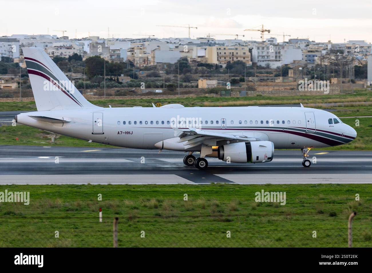 Qatar Amiri Flight Airbus ACJ319 (A319-133/CJ) (Reg.: A7-HHJ) arriving ...