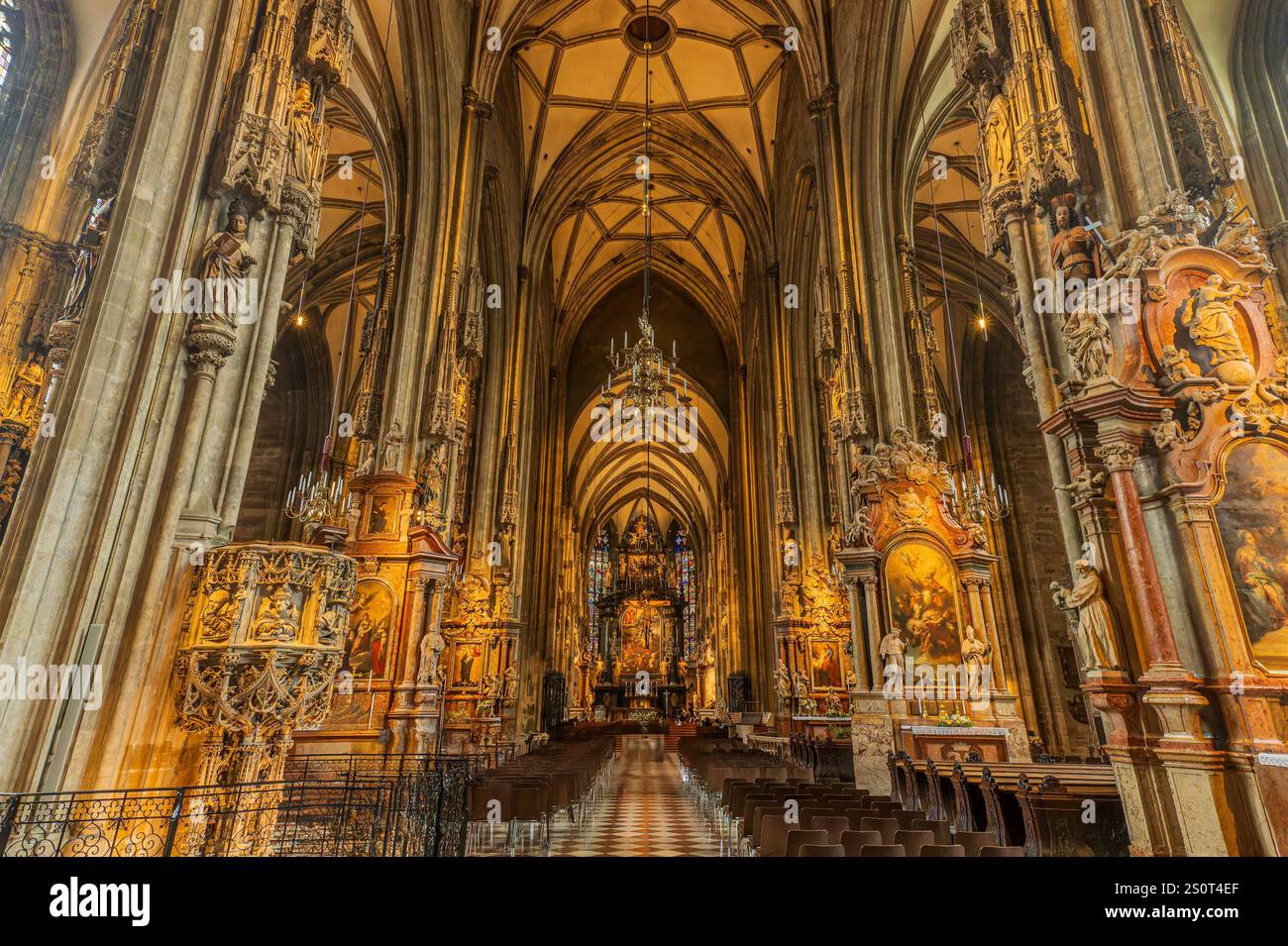 The photo shows the interior of St. Stephens Cathedral (Stephansdom) in ...