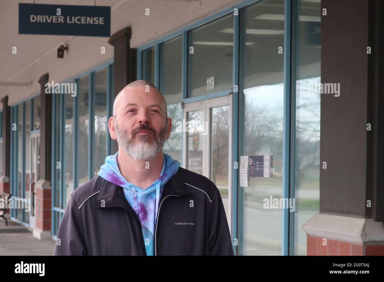 Steven Fish, of Garnett, Kan., returns to the strip mall where he tried ...