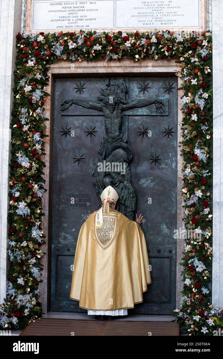 Cardinal Baldassare Reina opens the Holy Door of Rome's St. John in ...