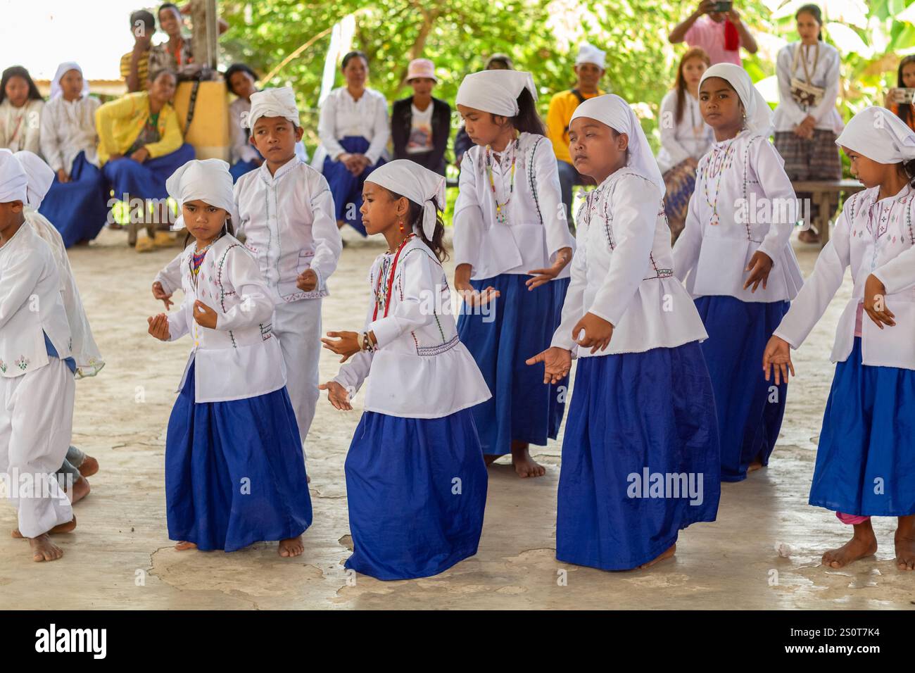 Ritual dancing by the Arumanen Manuvu, an indigenous tribal group in ...
