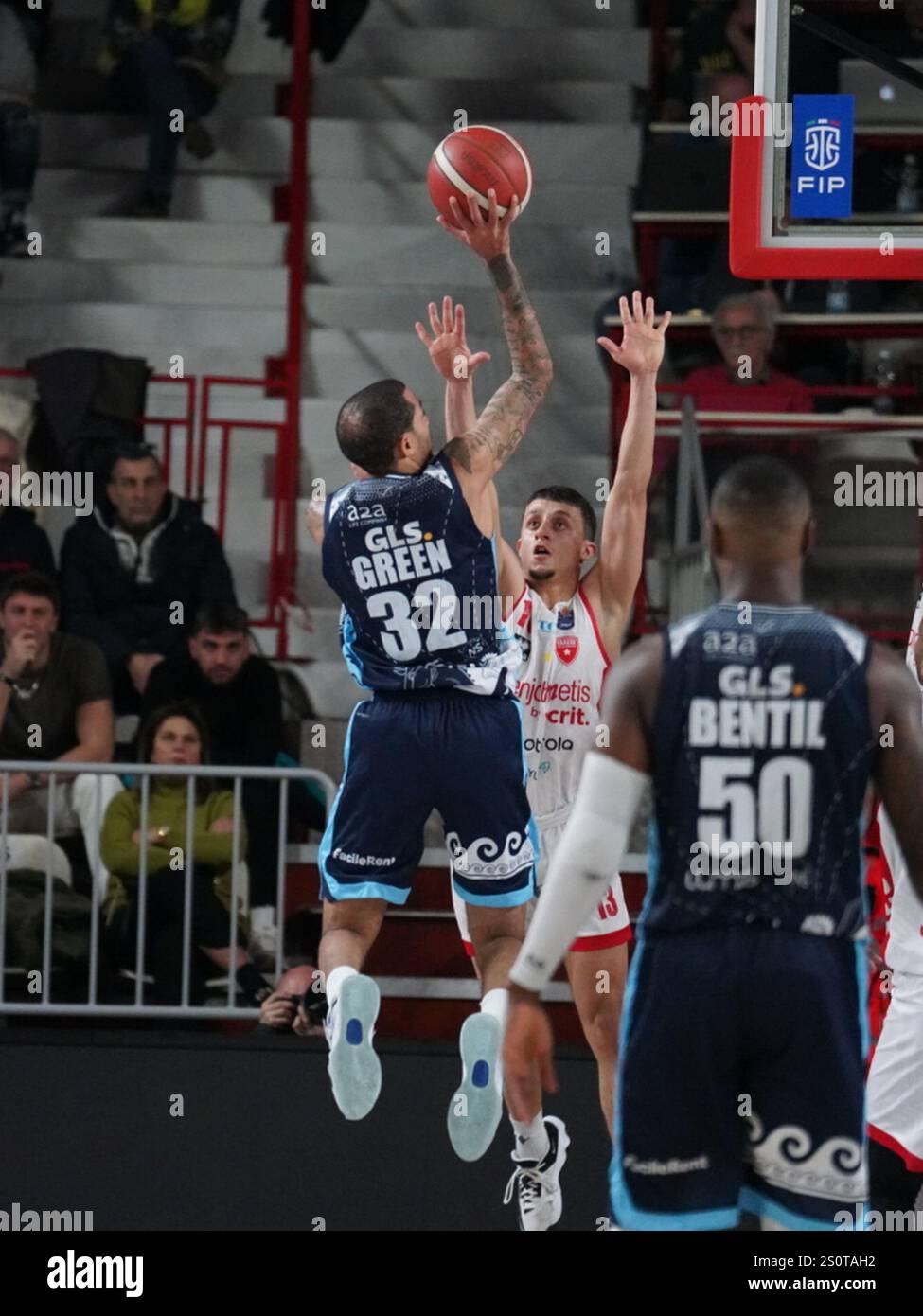 Varese, Ita. 28th Dec, 2024. 32 Erik Green Napoli Basket during the LBA ...