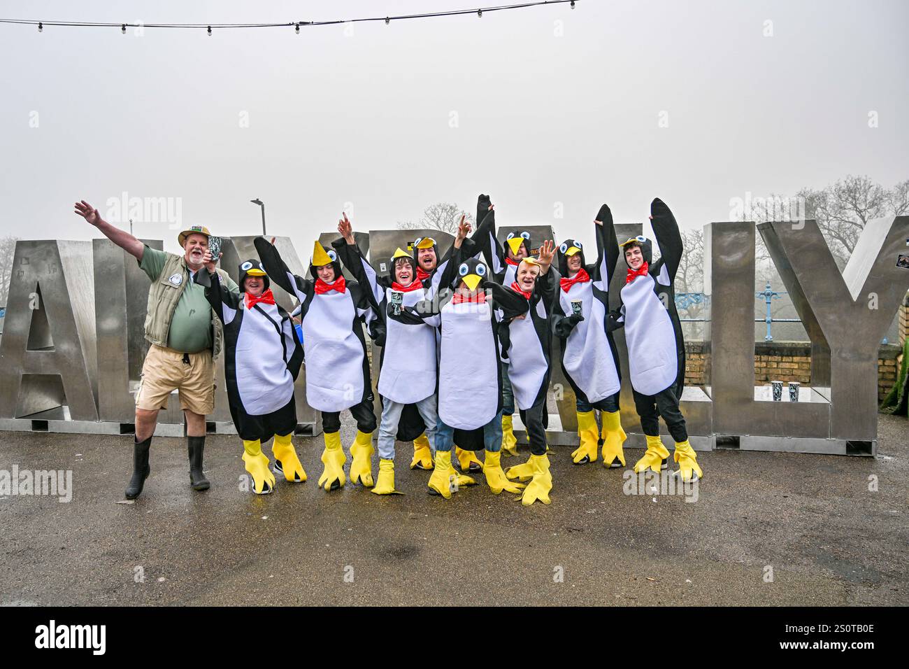 Darts fans ally pally hi-res stock photography and images - Alamy