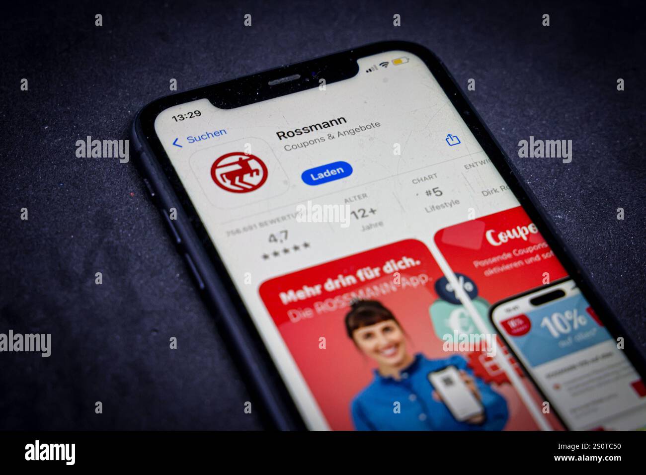 Apple App Store auf einem iPhone. Rossmann Coupons & Angebote // 29.12. ...