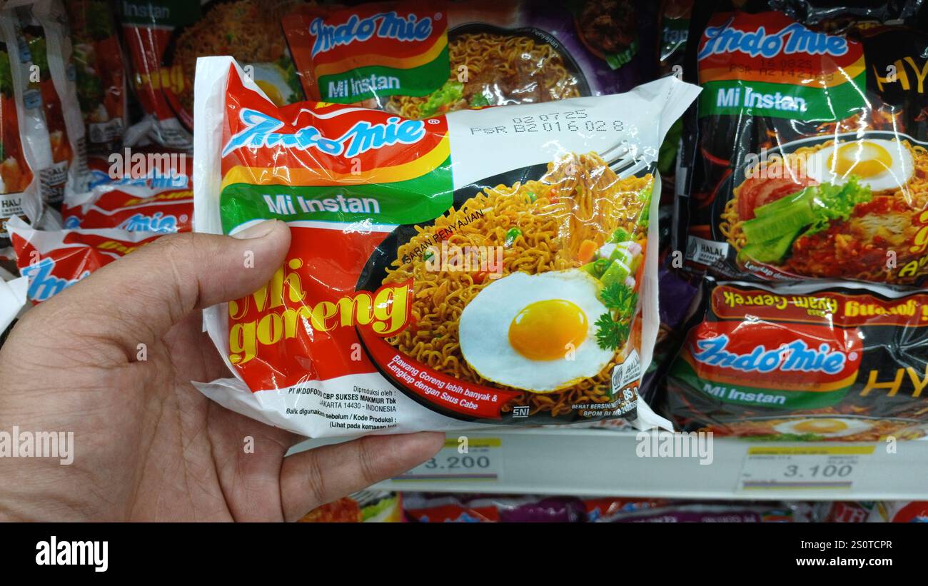 Indomie goreng popular indonesian hi-res stock photography and images ...