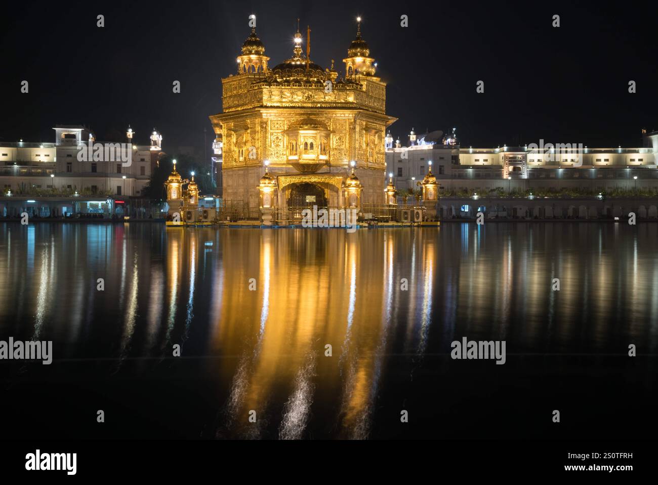 Darbar sahib hi-res stock photography and images - Alamy
