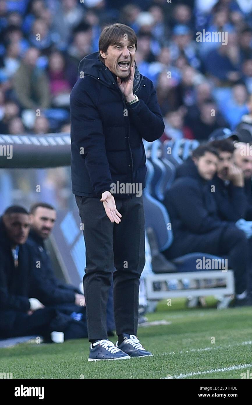 Antonio Conte Coach of SSC Napoli gestures during the Serie A Enilive ...