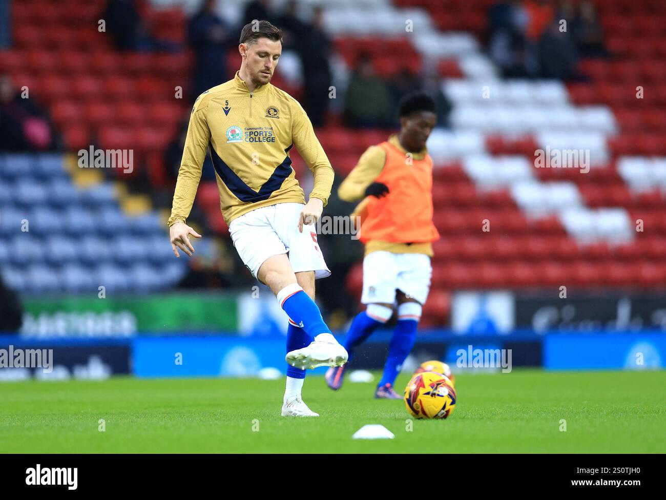 Blackburn Rovers' Dominic Hyam warms up prior to the Sky Bet ...