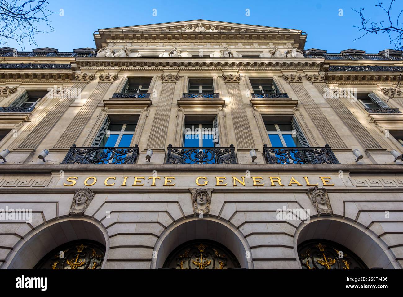 Facade of the central headquarters of Société Générale. Société ...