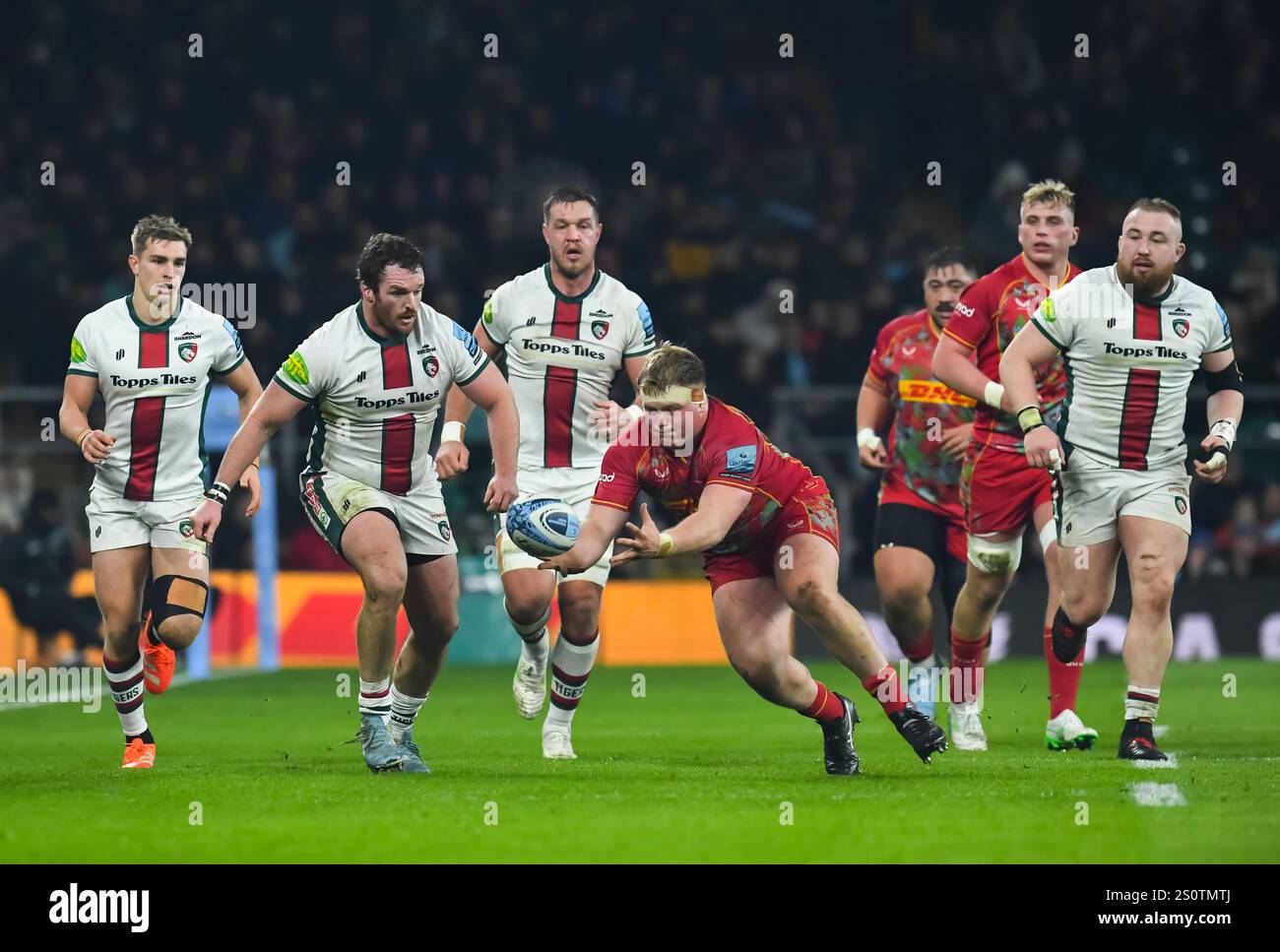 Twickenham, London, UK. 28th Dec 2024. Fin Baxter of Harlequins in ...