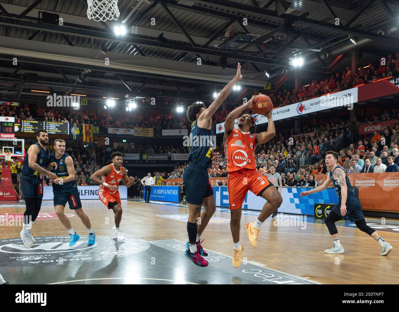 29.12.2024, Rasta Dome, Vechta, GER, easy Credit-BBL, Rasta Vechta vs ...