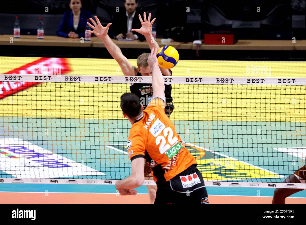 Berlin, Deutschland. 29th Dec, 2024. 29.12.2024, Max-Schmeling-Halle ...