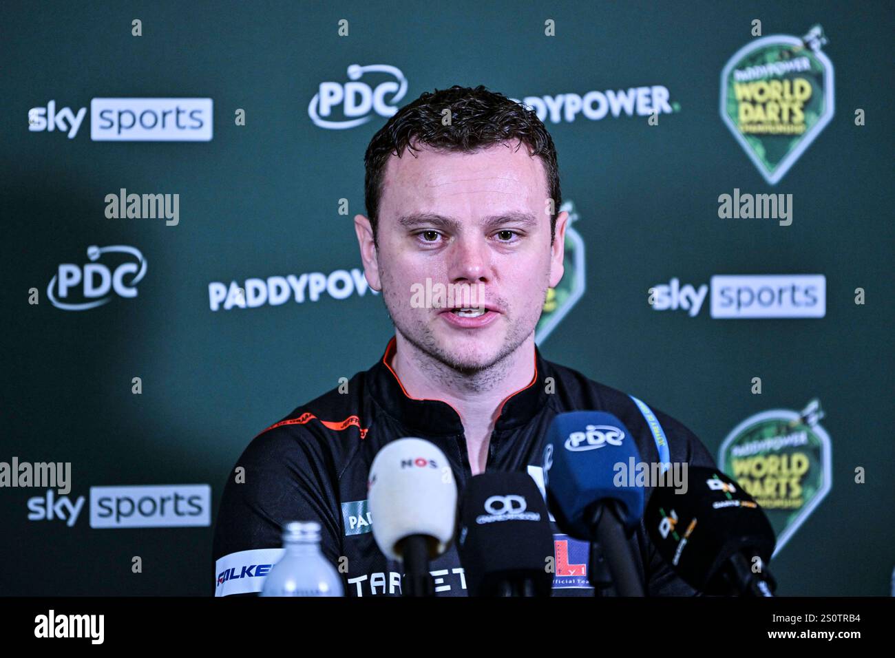 Alexandra Palace, London, UK. 29th Dec, 2024. 2024/25 PDC Paddy Power ...