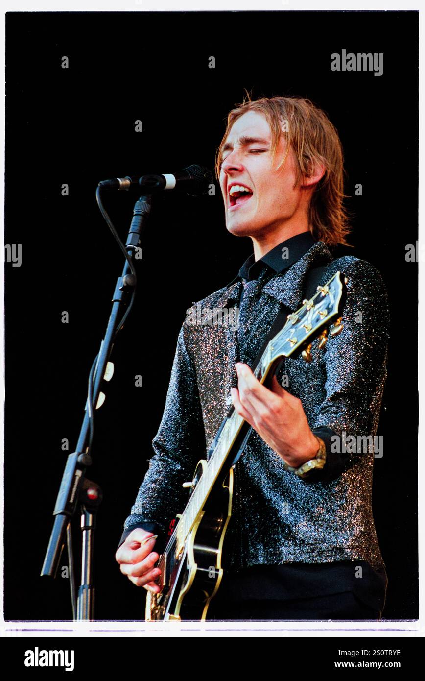 DANIEL JOHNS, SILVERCHAIR, READING FESTIVAL, 1999: A young Daniel Johns ...