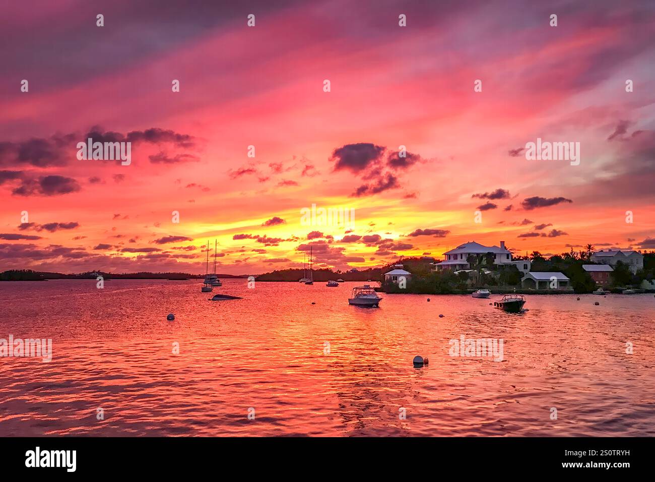 Bermuda hamilton pink sky hi-res stock photography and images - Alamy