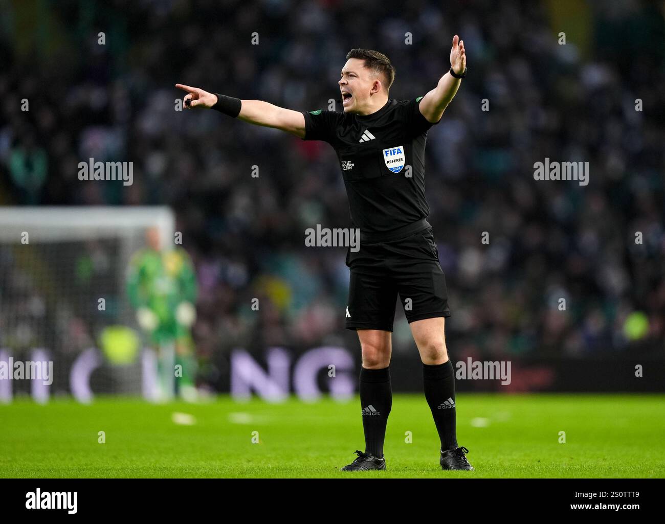 Referee Matthew MacDermid during the William Hill Premiership match at ...