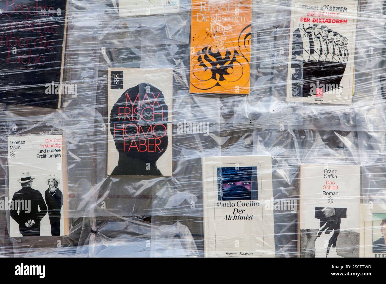 'The Parthenon of Books' by the Argentinian conceptual artist Marta Minujin, banned books ...