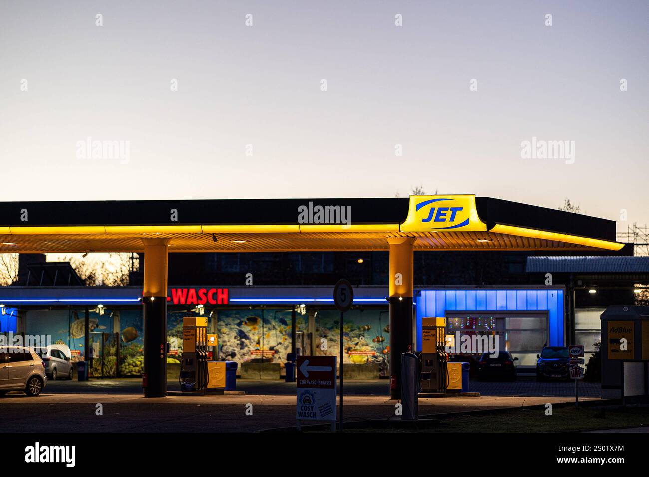 Eine Tankstelle der Marke JET, der US-amerikanischen ...