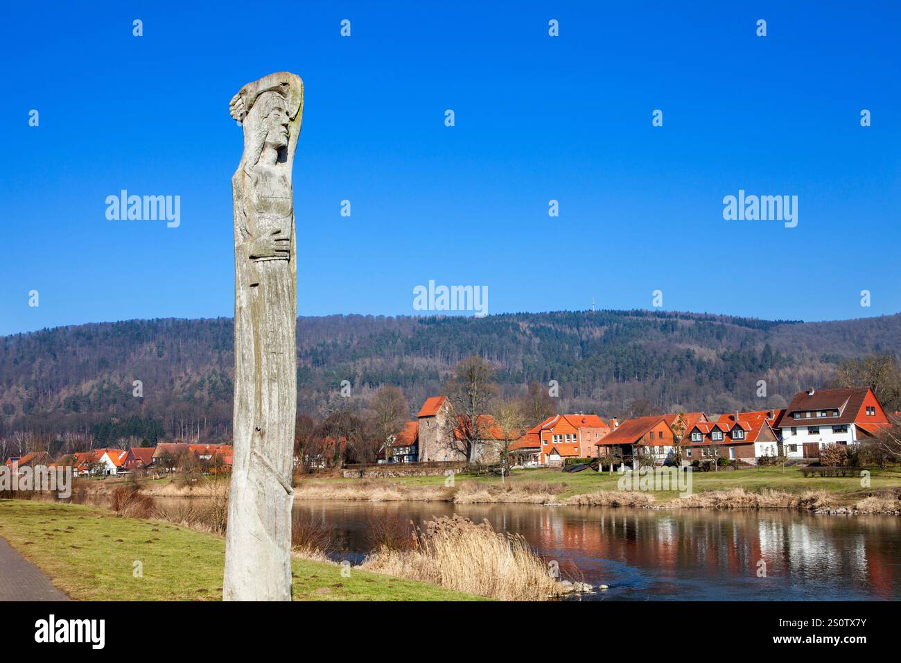 Wood sculpture by Rolf Steiner, Brama, the daughter of the giant Kruko ...