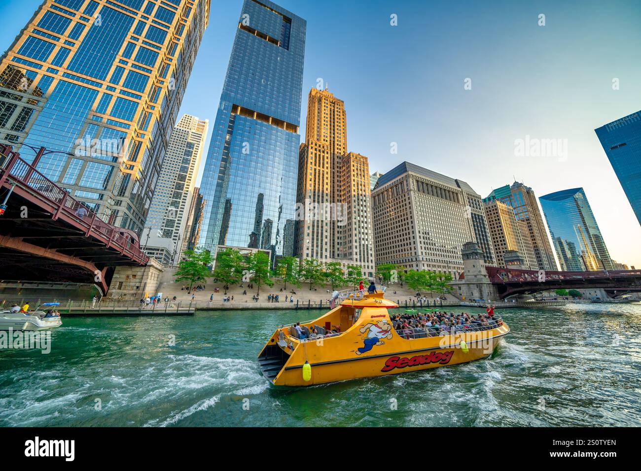Chicago, IL - July 25, 2024: Amazing sunset view of Downtown Chicago ...