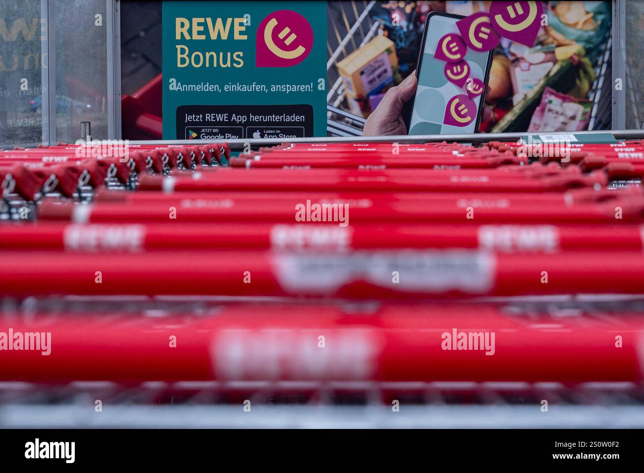 Räuchermännchen mit Rauch auf rustikalem Holztisch 29.12.24, Selters ...