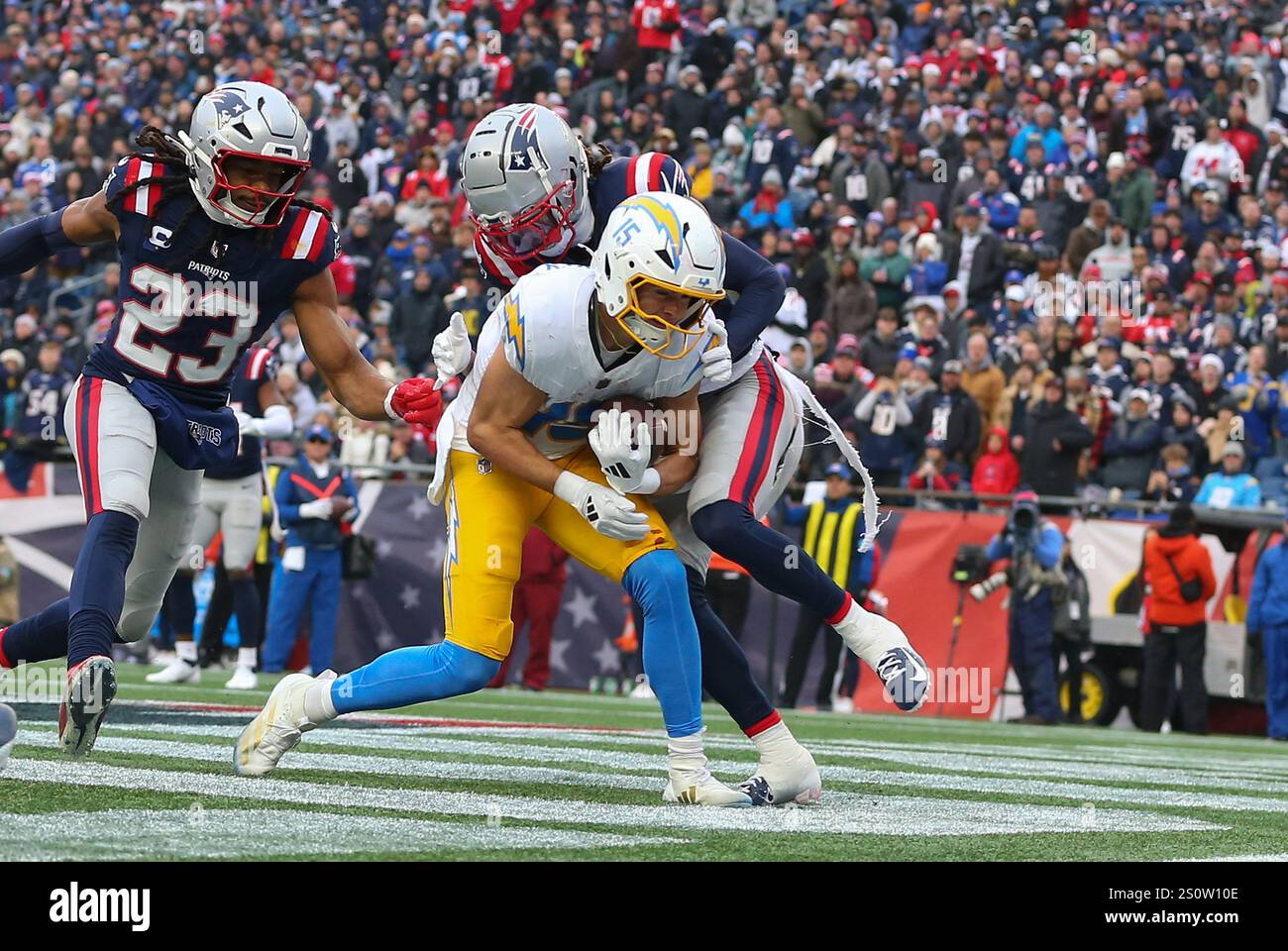 Foxborough, MA, USA. 28th Dec, 2024. MA, USA; Los Angeles Chargers wide ...