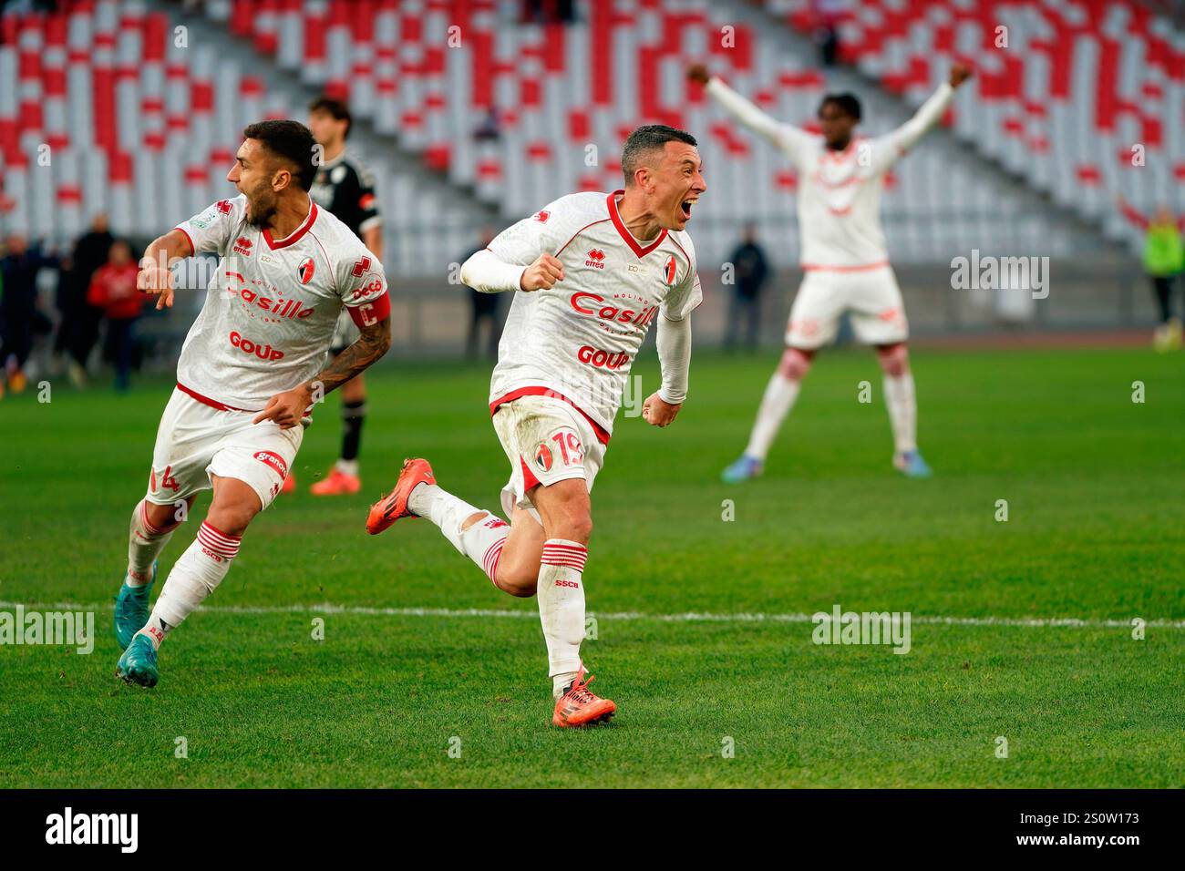 Cesar Falletti of SSC Bari celebrates after scoring a goal during SSC ...