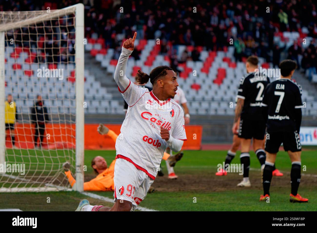 Mehdi Emile Dorval of SSC Bari celebrates after scoring a goal that was ...
