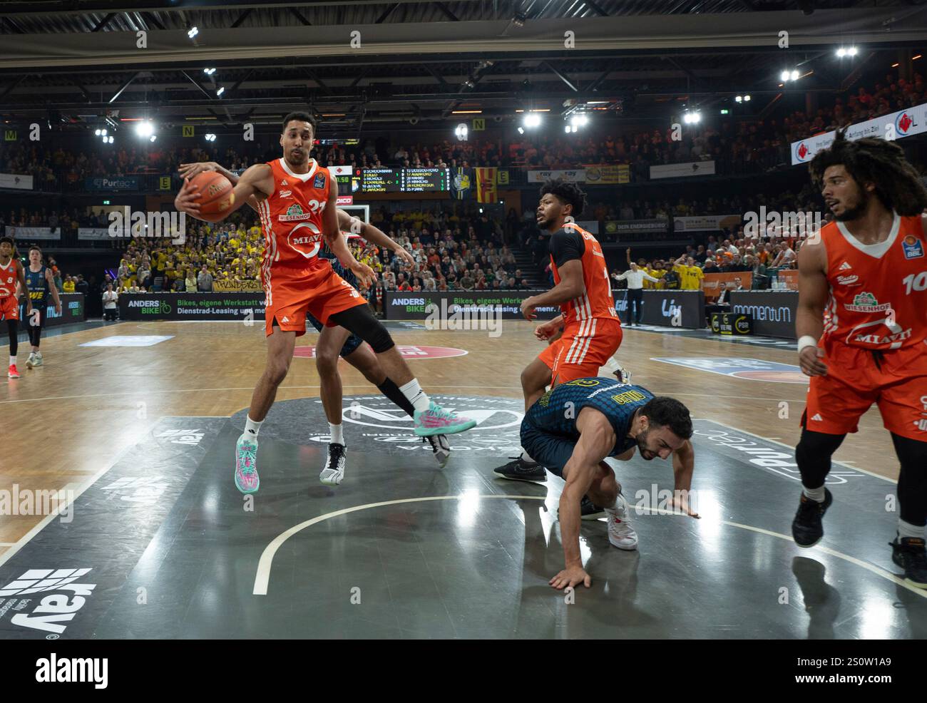 29.12.2024, Rasta Dome, Vechta, GER, easy Credit-BBL, Rasta Vechta vs ...