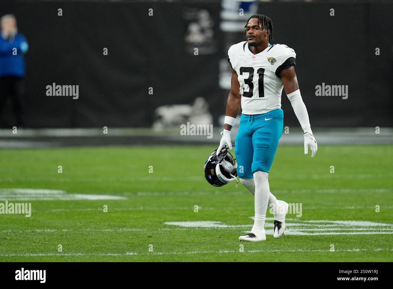 Jacksonville Jaguars running back Keilan Robinson (31) warms up an NFL ...