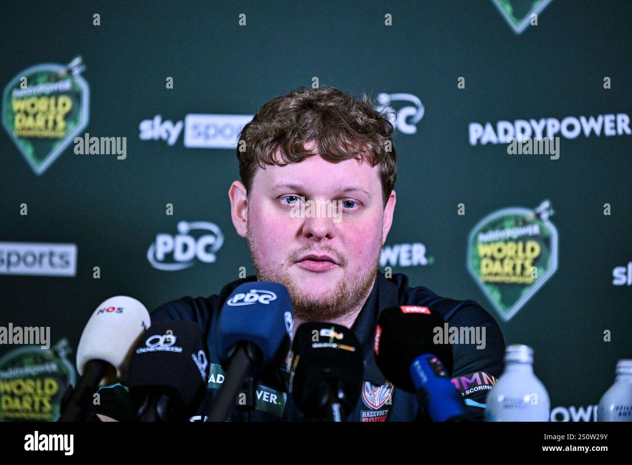 Alexandra Palace, London, UK. 29th Dec, 2024. 2024/25 PDC Paddy Power ...