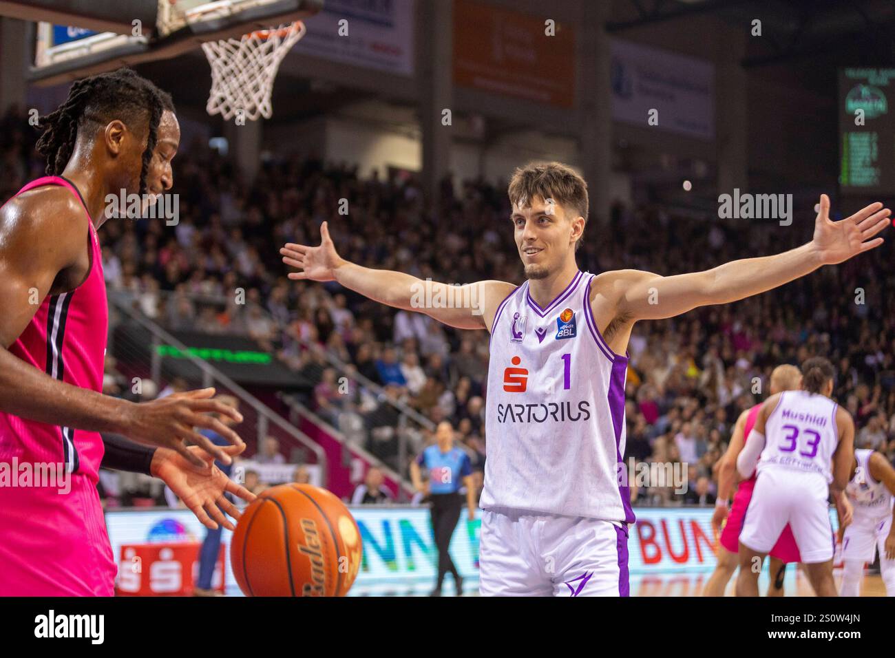 Bonn, Deutschland. 29th Dec, 2024. Zachary Ensminger (BG Goettingen ...