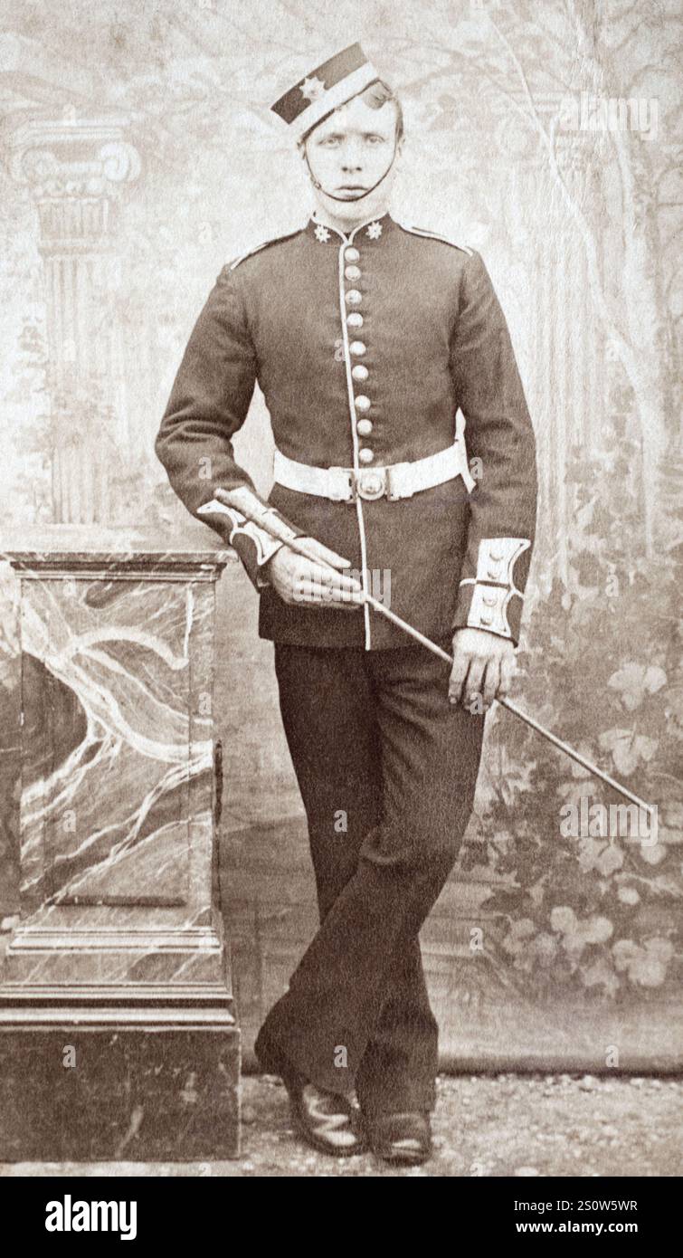 Victorian era british army uniform hi-res stock photography and images ...