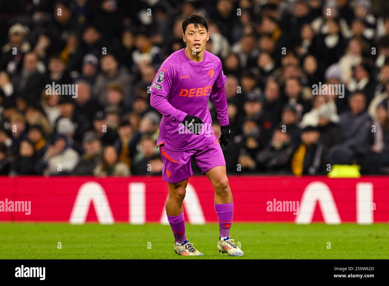 London, UK. 29th Dec, 2024. LONDON, ENGLAND - DECEMBER 29: Hwang Hee ...