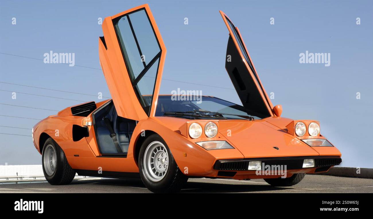 LAMBORGHINI COUNTACH Photo: Lamborghini Stock Photo - Alamy