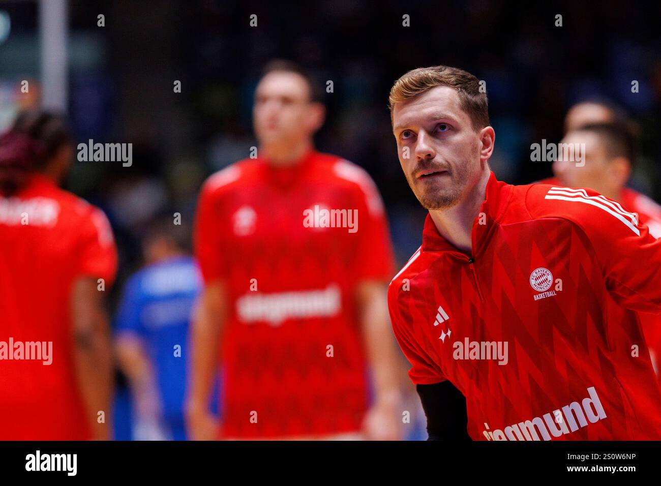 Frankfurt, Deutschland. 29th Dec, 2024. Andreas Obst (FC Bayern ...