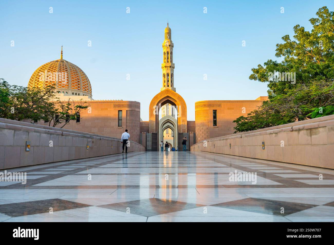 Große Sultan-Qabus-Moschee *** Great Sultan Qabus Mosque Stock Photo ...