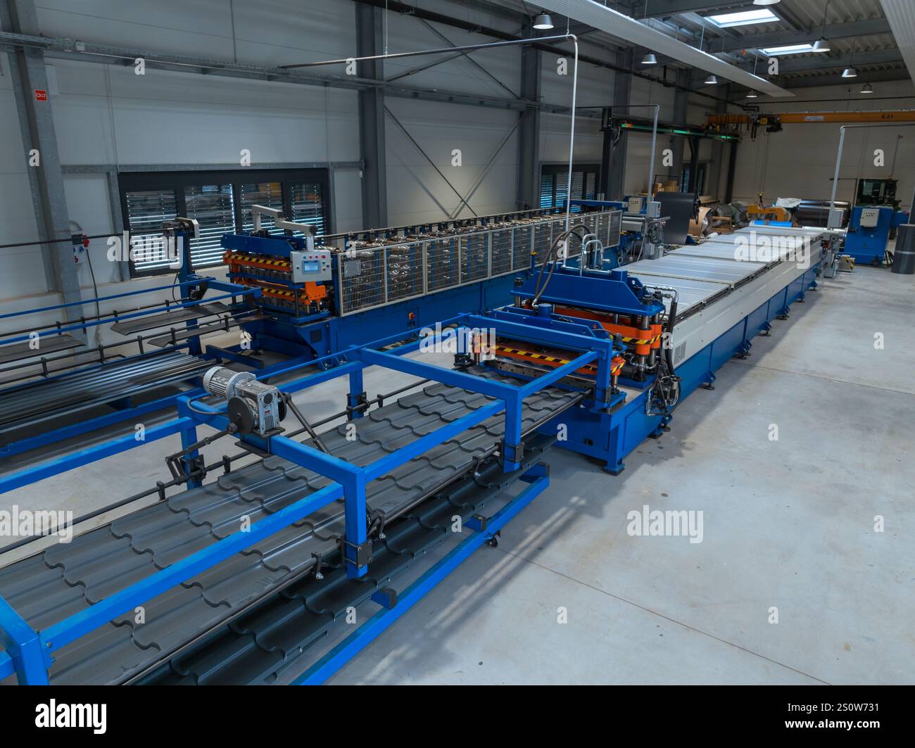 Cutting edge machines hi-res stock photography and images - Alamy