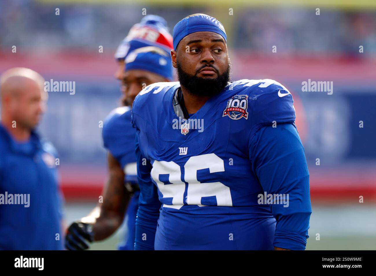 New York Giants defensive tackle Armon Watts (96) warms up before an ...