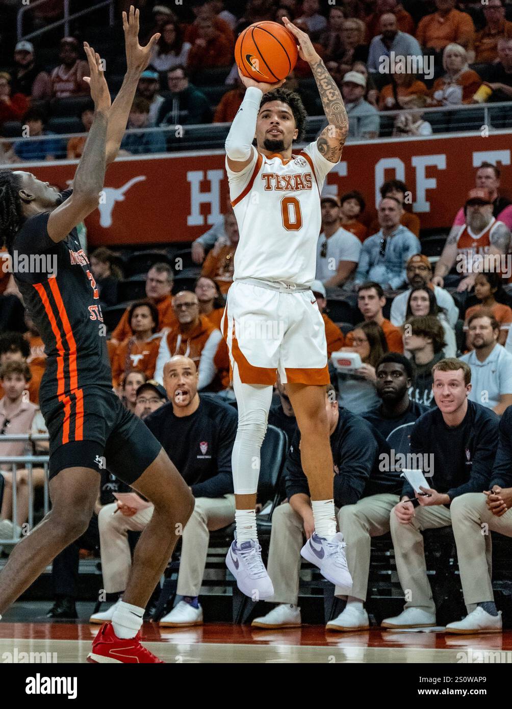 Texas, USA. 29th Dec, 2024. Jordan Pope (0) of the Texas Longhorns in ...