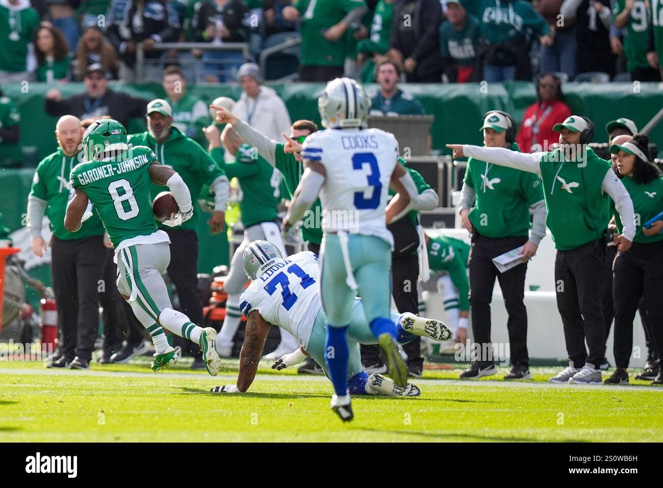 Philadelphia Eagles safety C.J. Gardner-Johnson (8) runs with the ball ...
