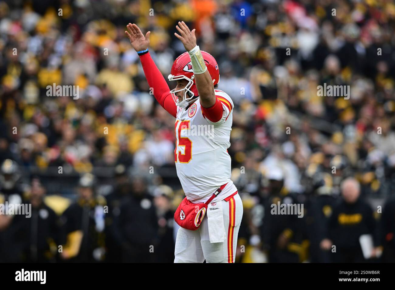 Kansas City Chiefs quarterback Patrick Mahomes celebrators after ...