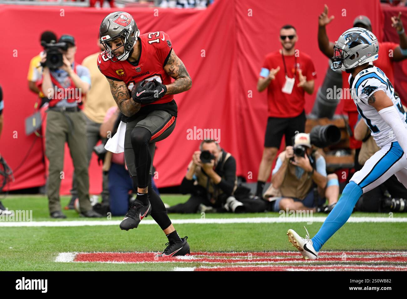 Tampa Bay Buccaneers wide receiver Mike Evans catches a touchdown pass ...