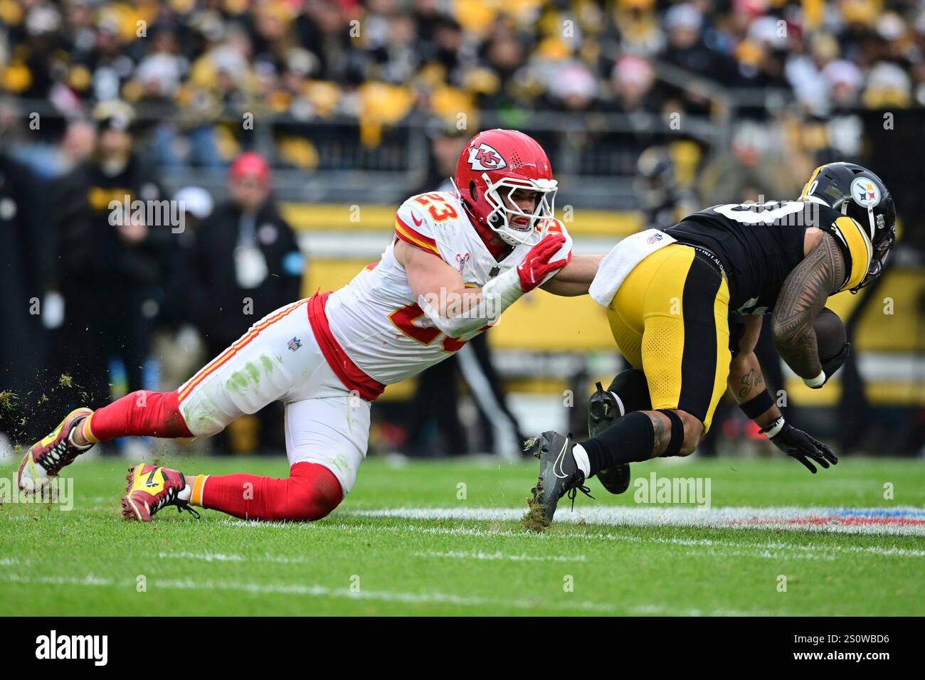 Kansas City Chiefs linebacker Drue Tranquill tackles Pittsburgh ...