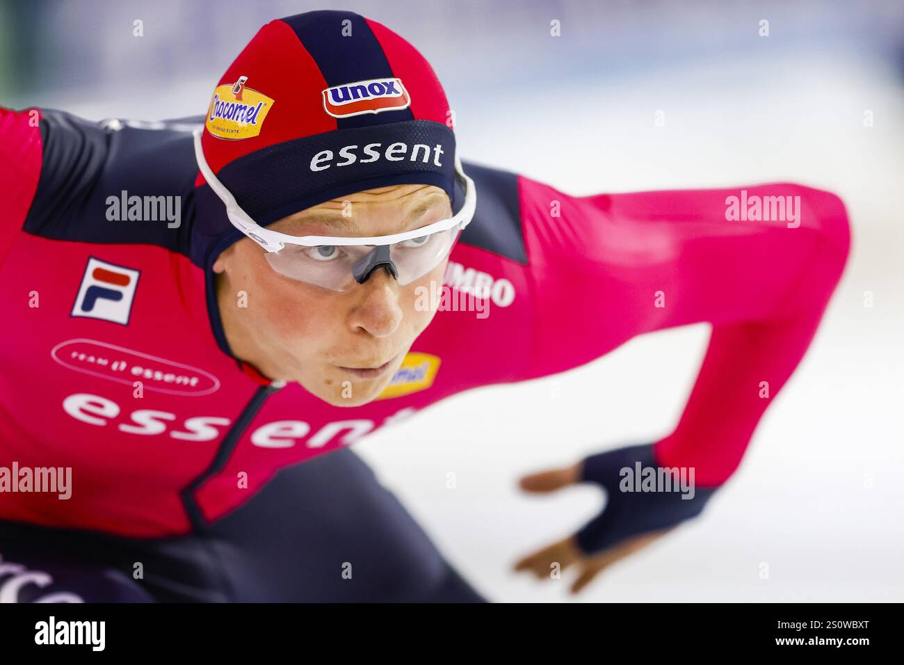 HEERENVEEN - Merijn Scheperkamp in action in the 1000 meters during the ...