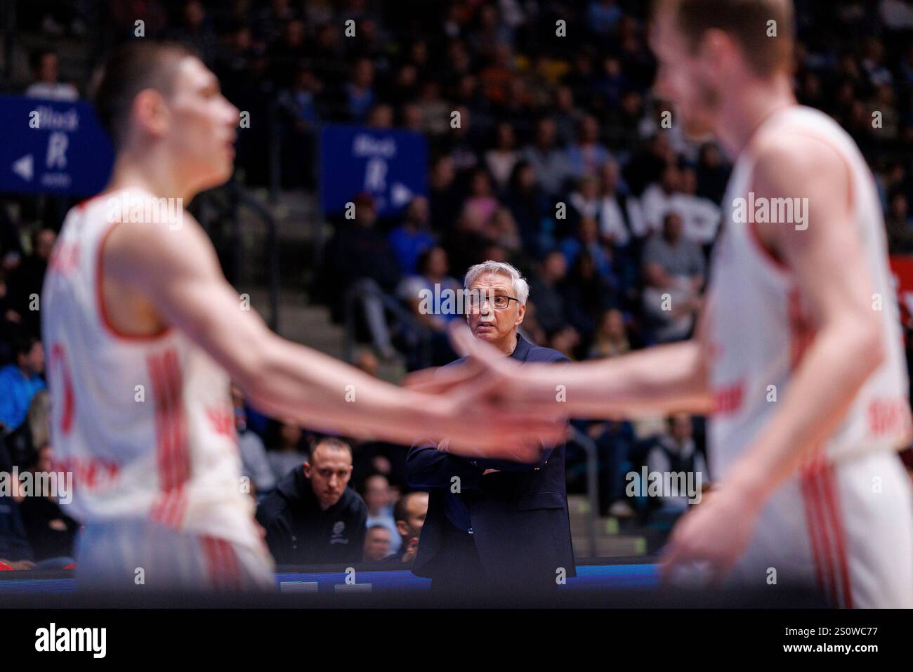 Frankfurt, Deutschland. 29th Dec, 2024. Gordon Herbert (FC Bayern Basketball, Headcoach) am ...