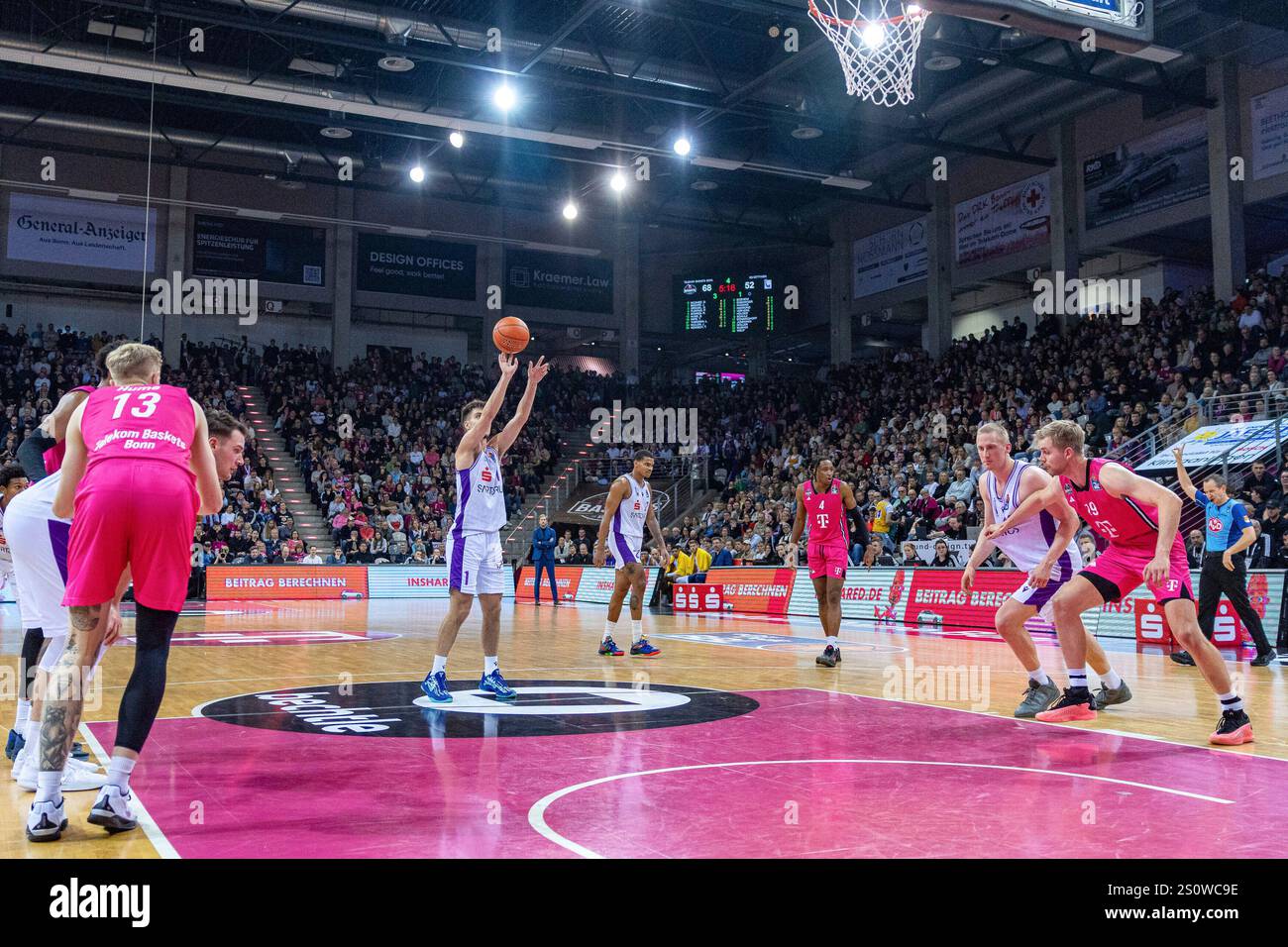 Bonn, Deutschland. 29th Dec, 2024. Zachary Ensminger (BG Goettingen ...