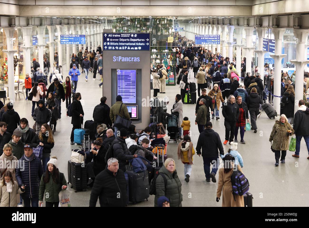 Eurostar services busy between Christmas New Year at St Pancras ...