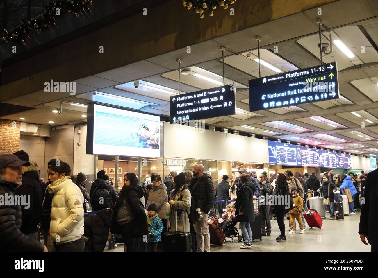 Eurostar services busy between Christmas New Year at St Pancras ...