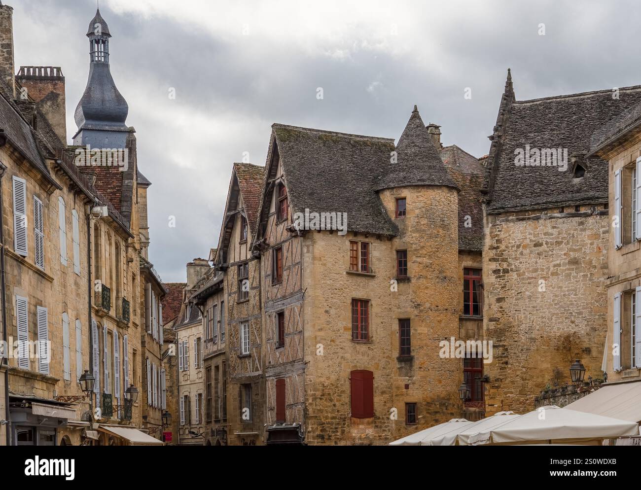 buildings in Sarlat-la-Caneda, a beautifully preserved 14th century ...